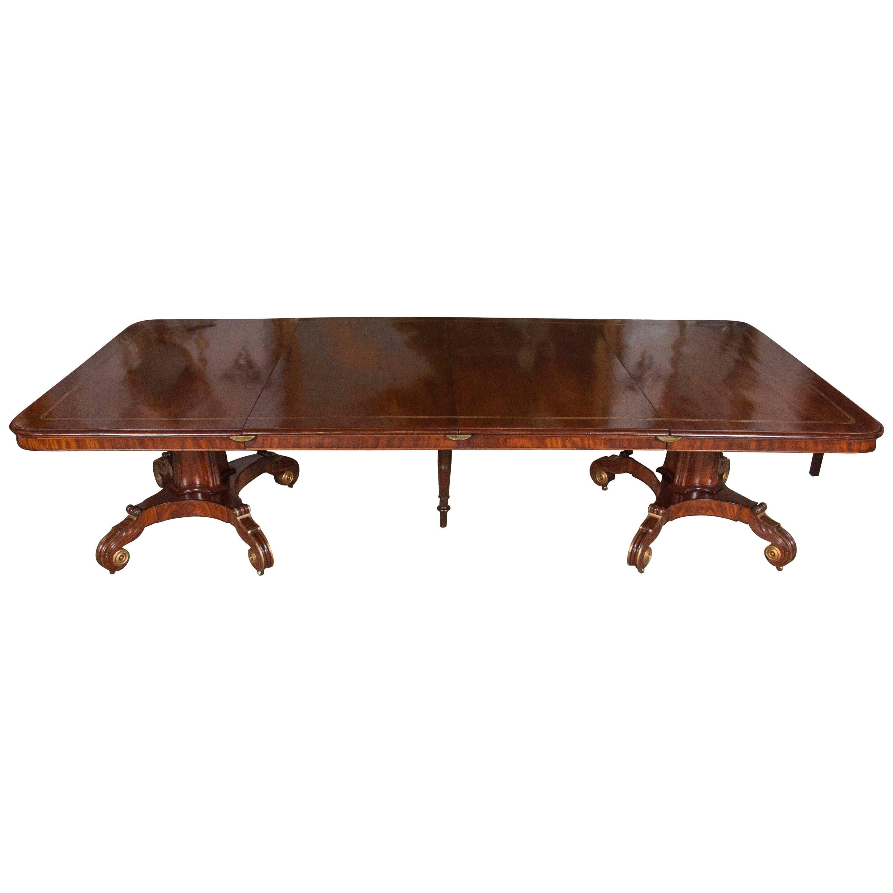Italian Carved and Parcel Gilt Neoclassical Dining Table For Sale at ...