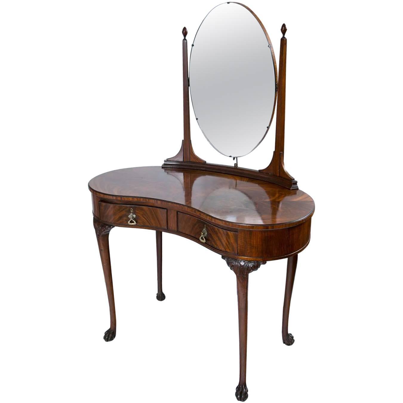 Queen Anne Flame Mahogany Kidney Shaped Dressing Table For Sale at 1stdibs