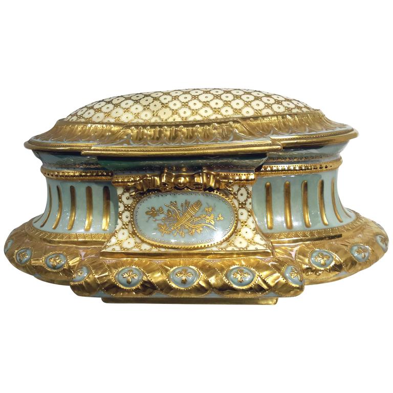 Royal Vienna Porcelain Jewelry Box, Austrian, 19th Century at 1stDibs