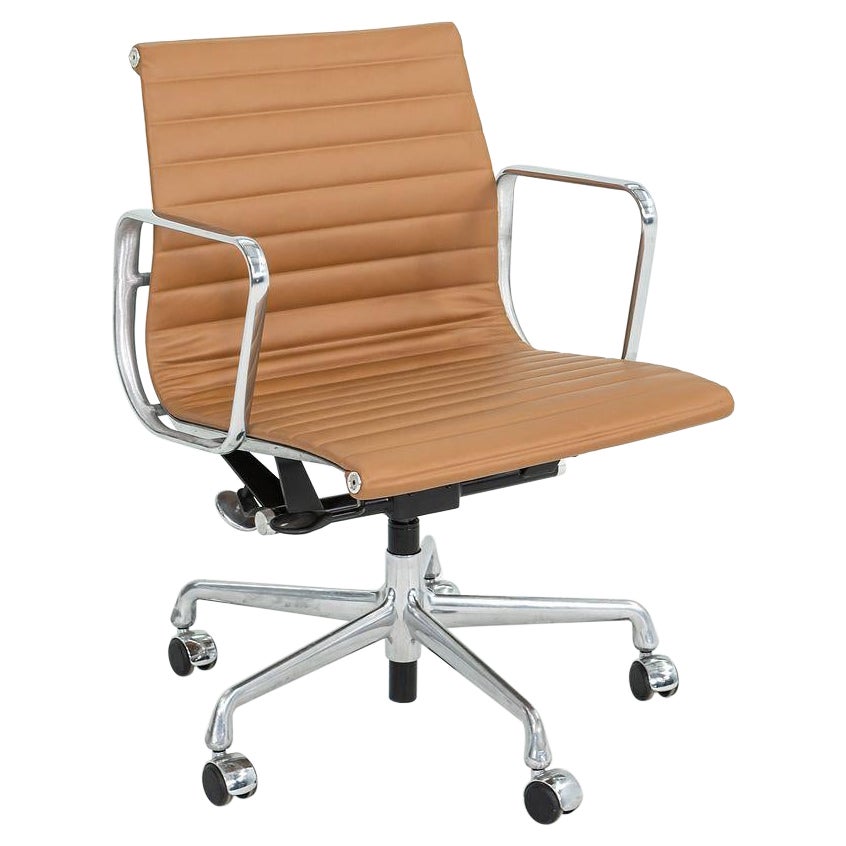 2010s Herman Miller Eames Aluminum Group Executive Desk Chair in ...