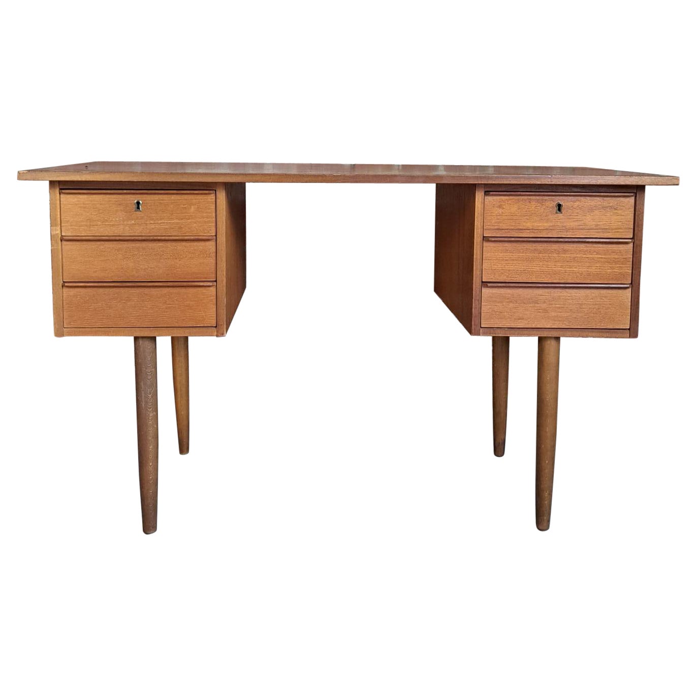 Danish Desks - 234 For Sale at 1stDibs | danish modern desk, vintage ...