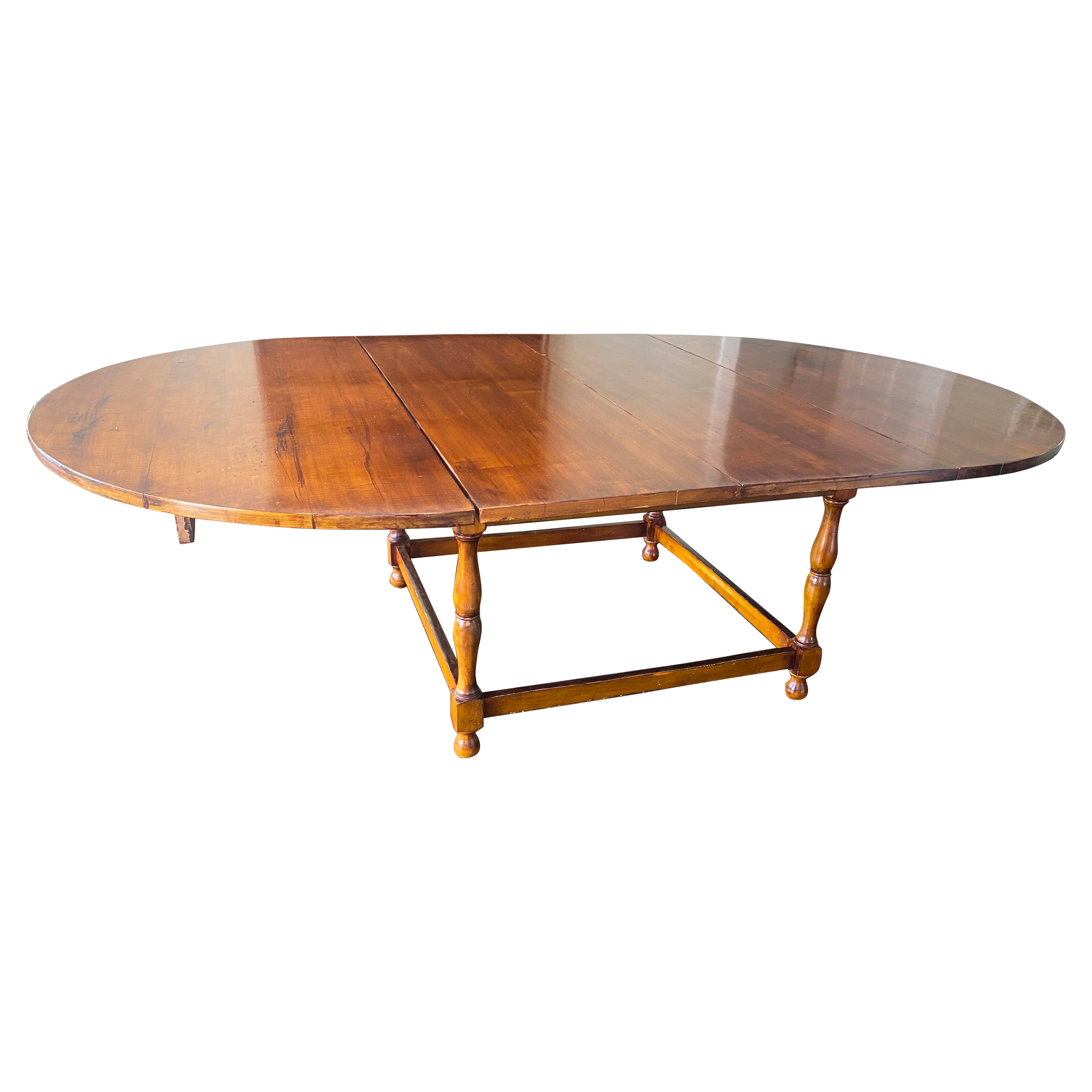 20th Century Round/Oval Dining Table For Sale at 1stDibs