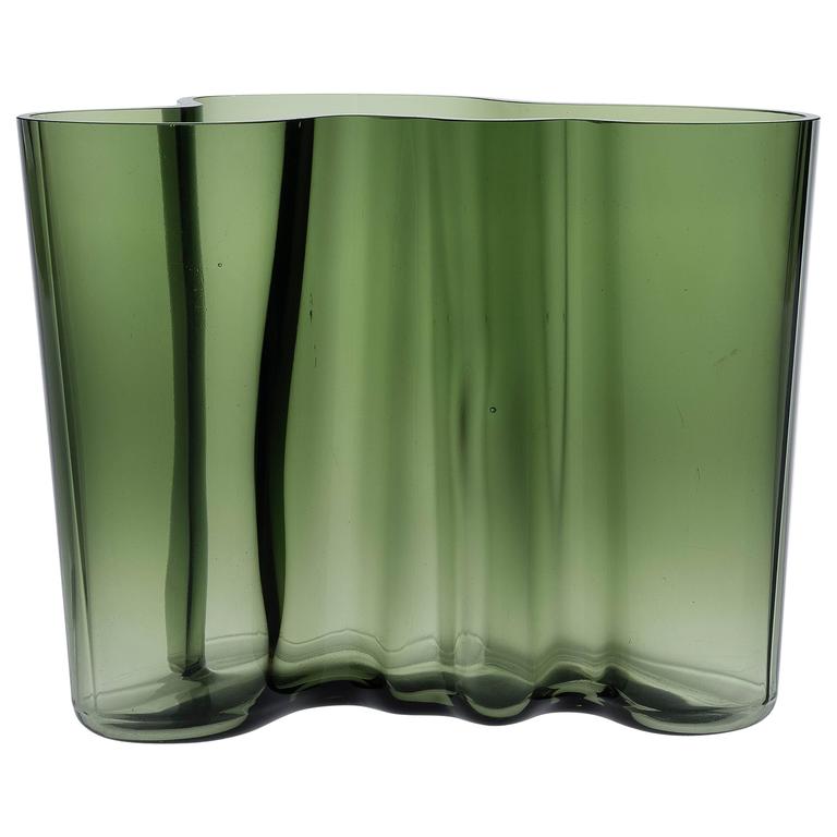 Iconic Vase by Alvar Aalto Model Savoy at 1stDibs