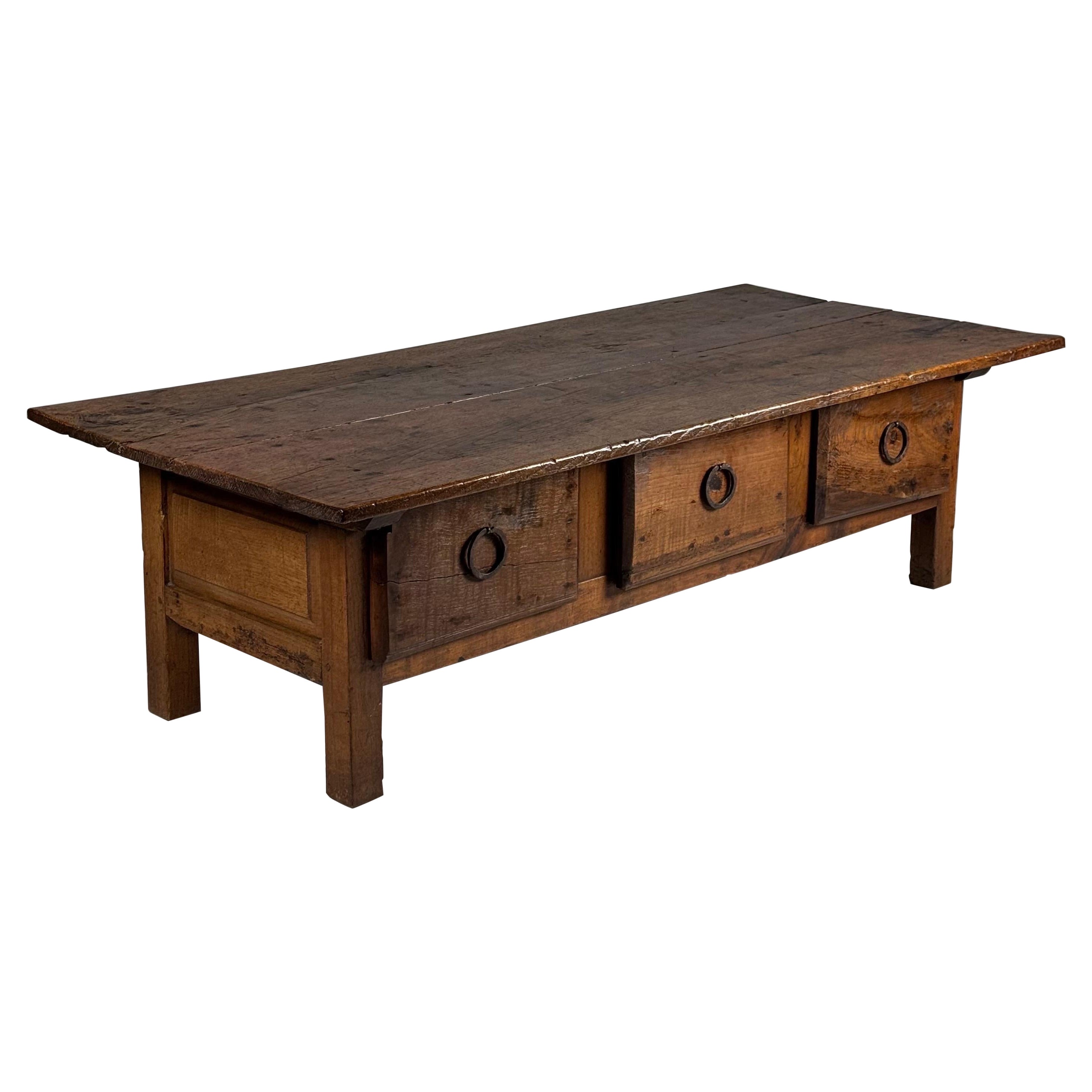 Spanish 18th Century Farmhouse Coffee Table For Sale at 1stDibs