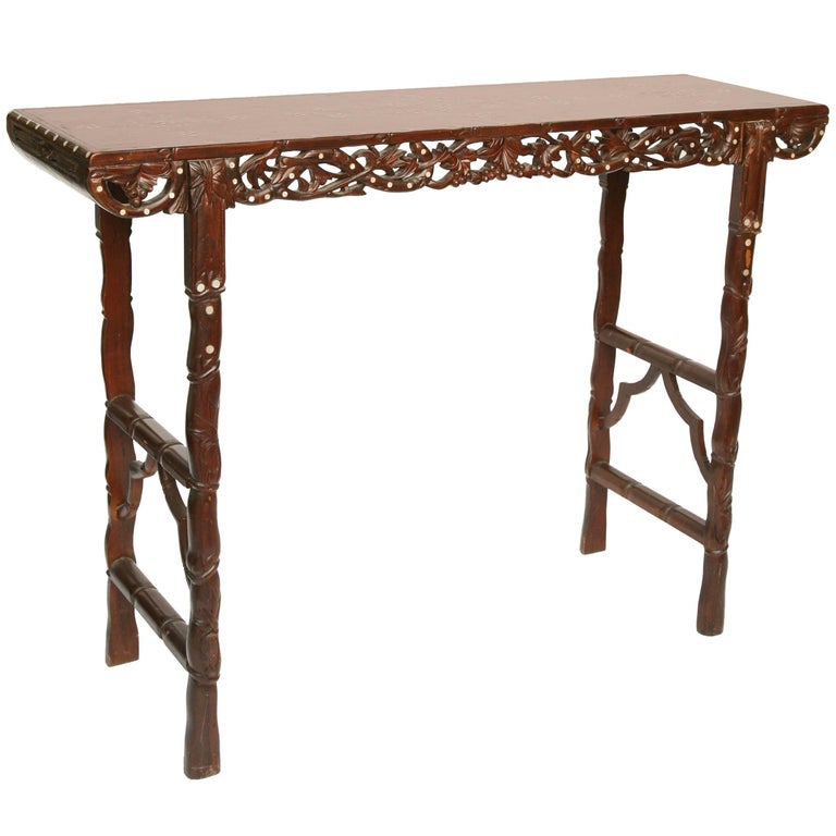 Superbe table d'autel cantonaise sur 1stDibs