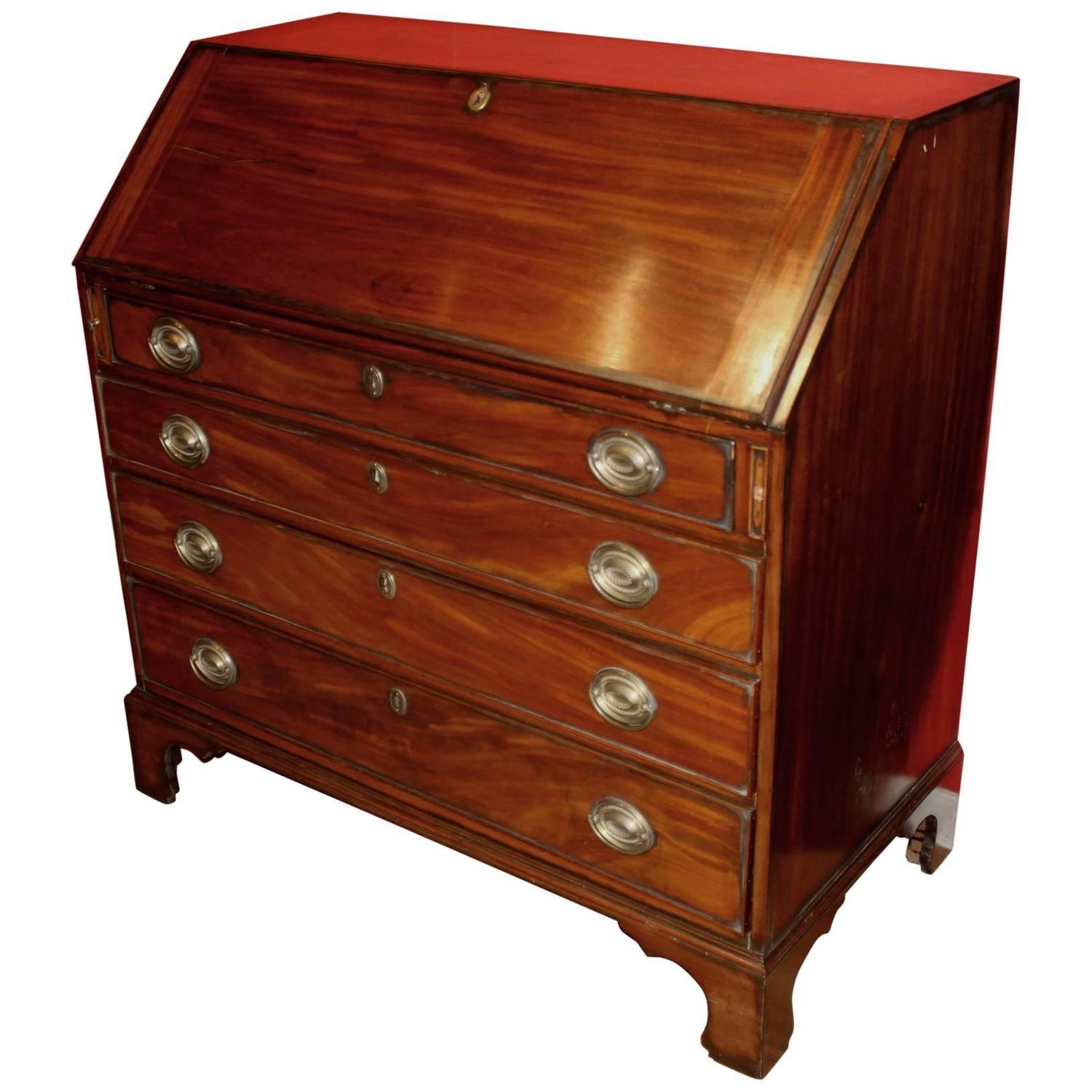 American Federal Mahogany Slant Front Desk, circa 1800 For Sale at 1stdibs