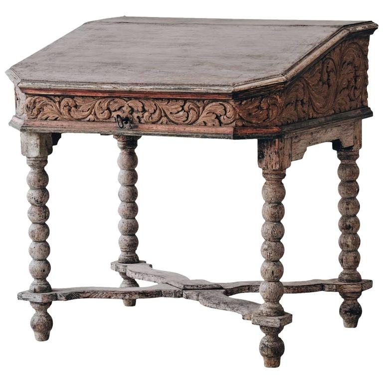 Swedish 18th Century Baroque Desk For Sale at 1stDibs