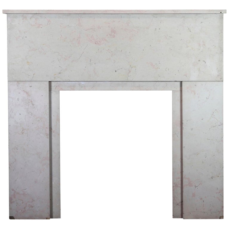 Originaler antiker französischer Kaminsims im Petite Art déco-Stil im ...