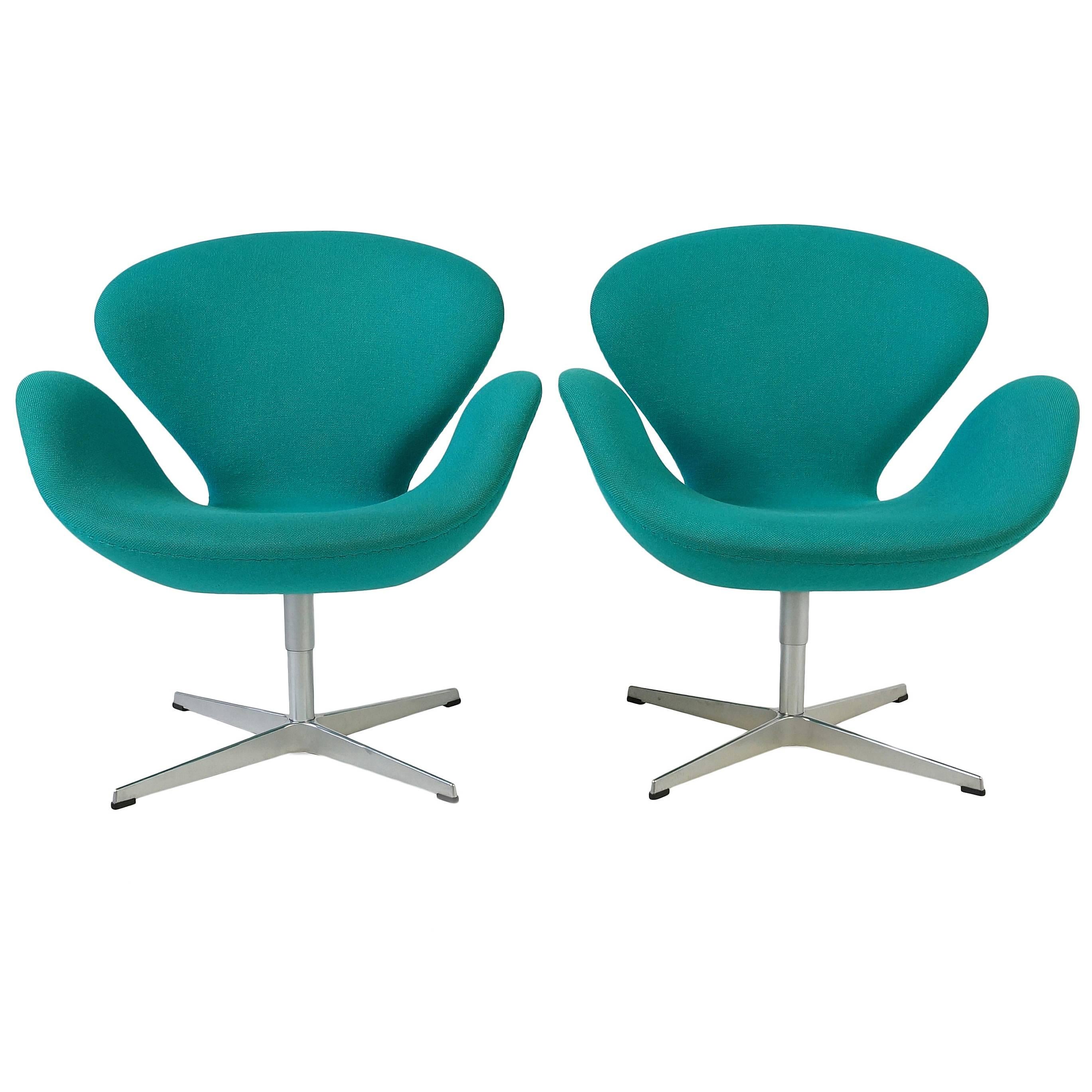 Set of Two Turquoise Swan Chairs by Arne Jacobsen at 1stDibs