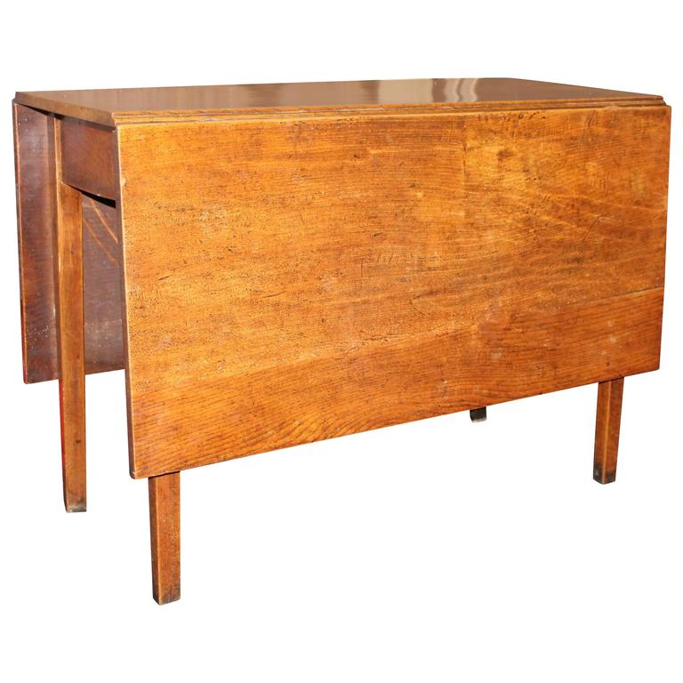 Georgian 18th Century Elm Gateleg Drop-Leaf Table at 1stDibs