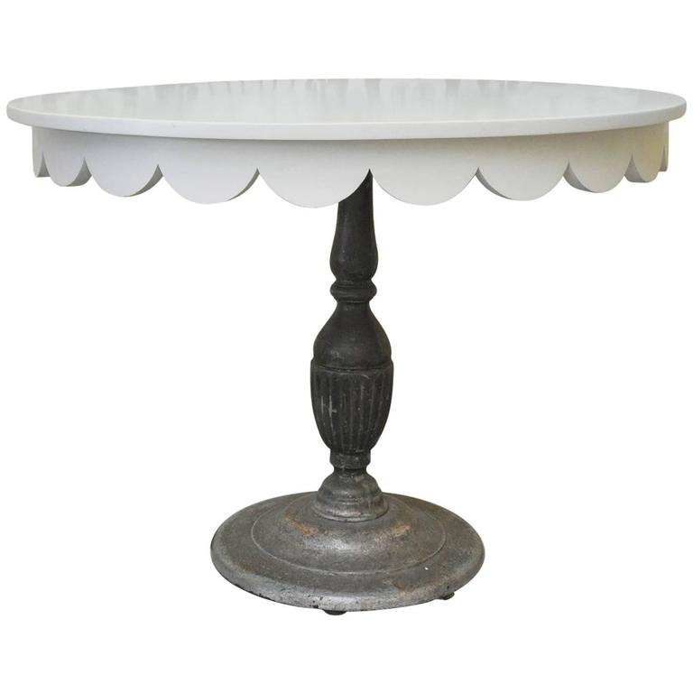 Round Scallop Design Table on Pedestal For Sale at 1stDibs