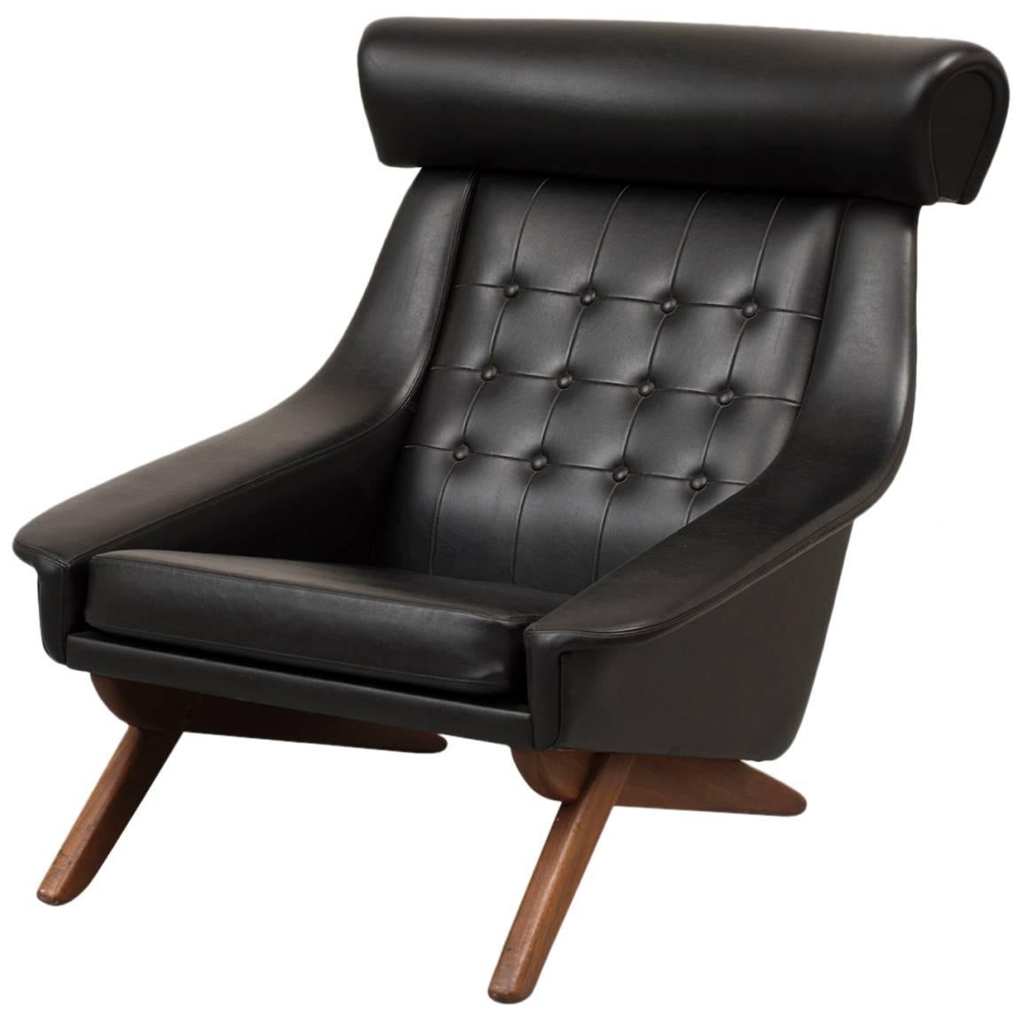 Lounge Chair by Illum Wikkelsø at 1stDibs