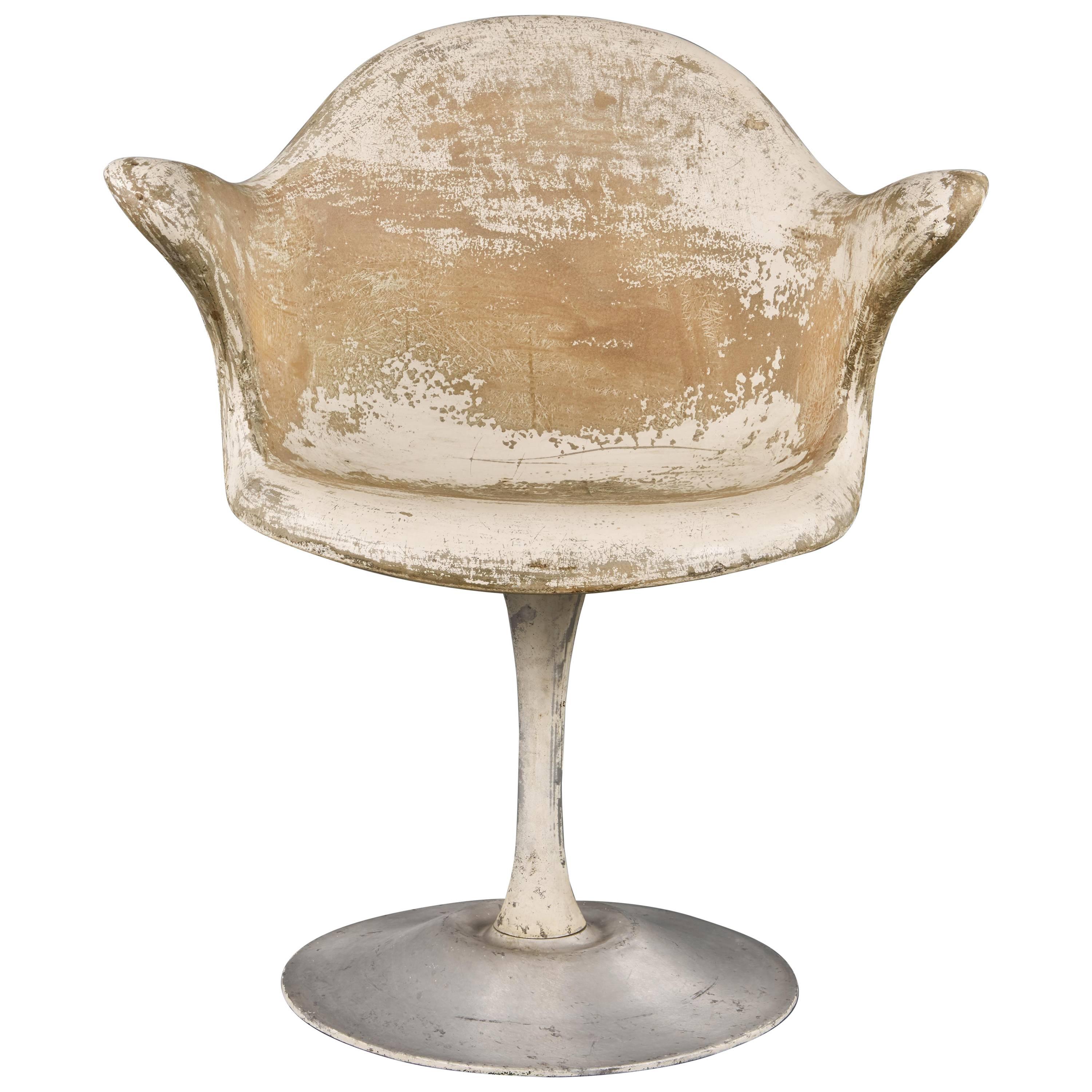 Sculptural Molded Fiberglass Chair For Sale at 1stDibs