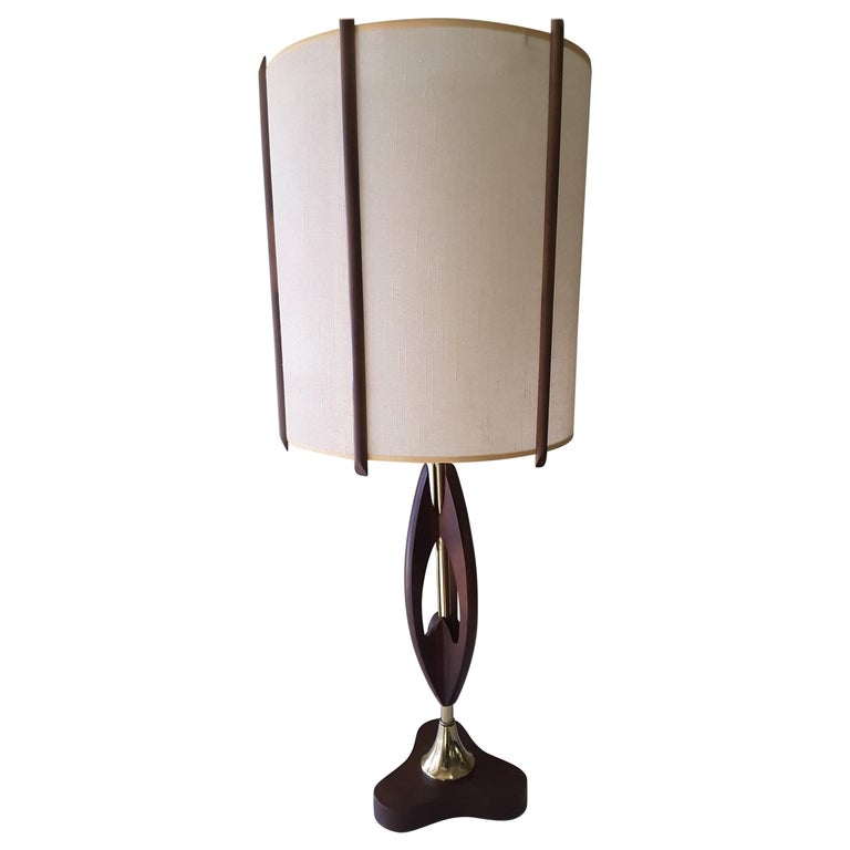 Mid-Century Symmetrical Brass and Teak Table Lamp For Sale at 1stDibs