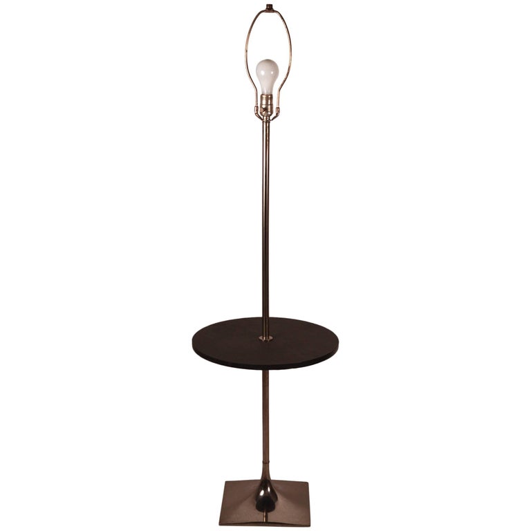 Stehleuchte aus Lorbeerholz im Angebot bei 1stDibs
