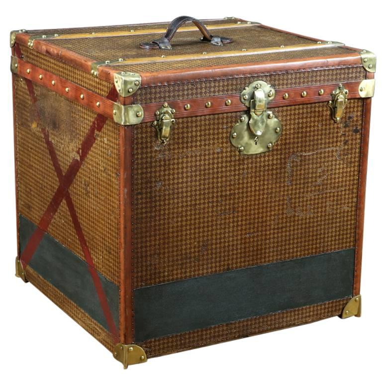 1930s Woman Hat Trunk For Sale at 1stDibs