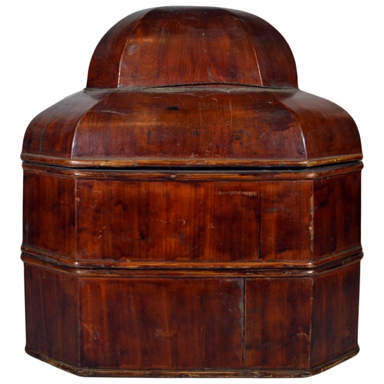 Antique Chinese Handmade Red Varnished Bamboo Stacked Box from the 19th ...