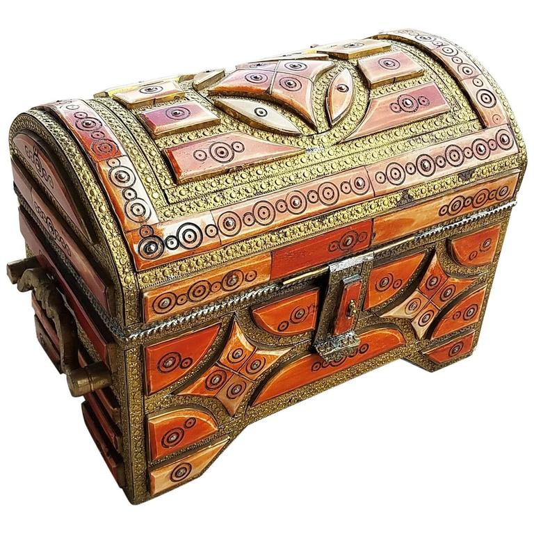 Moroccan Camel Bone Trunk, Small Size For Sale at 1stDibs