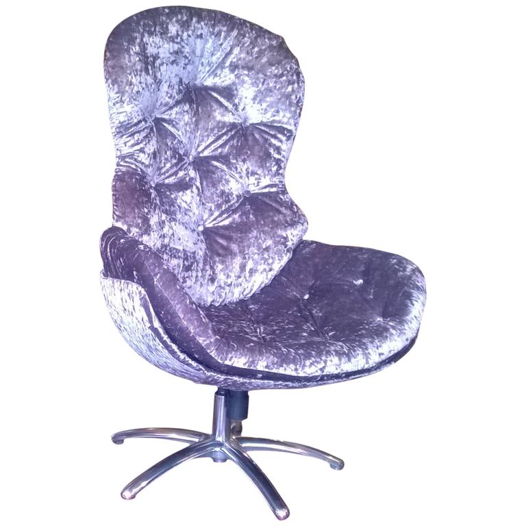 Chrome and Upholstered 1970s Retro Swivel Chair at 1stDibs