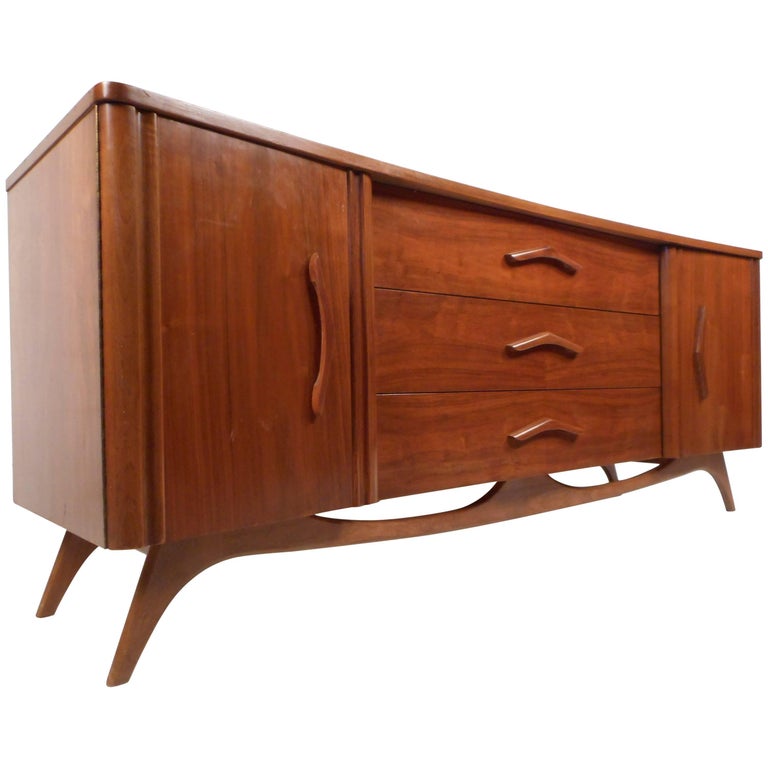 Mid-Century Modern Walnut Curved Front Chest Of Drawers at 1stDibs