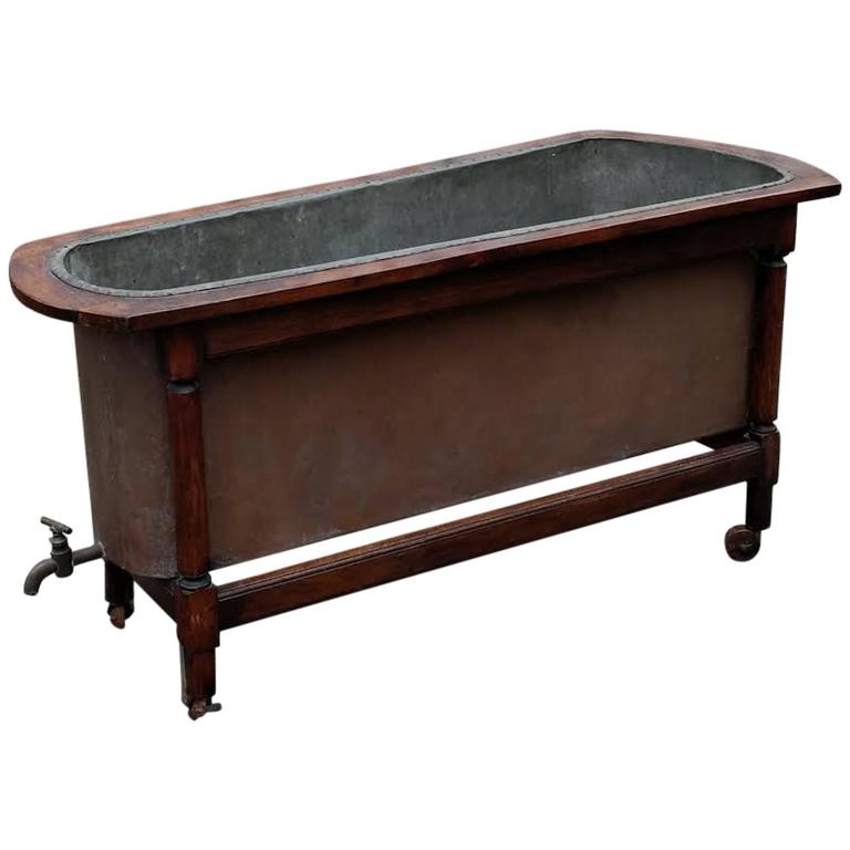 Antique French Copper and Walnut Bathtub For Sale at 1stDibs