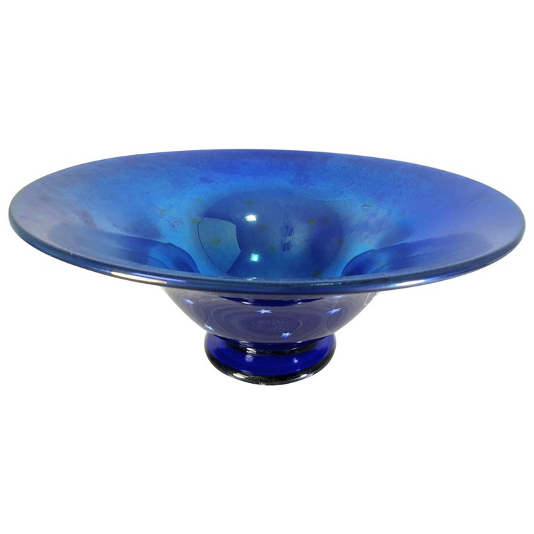 Bol en verre d'art étoilé irisé des studios Lundberg, signé et daté de ...