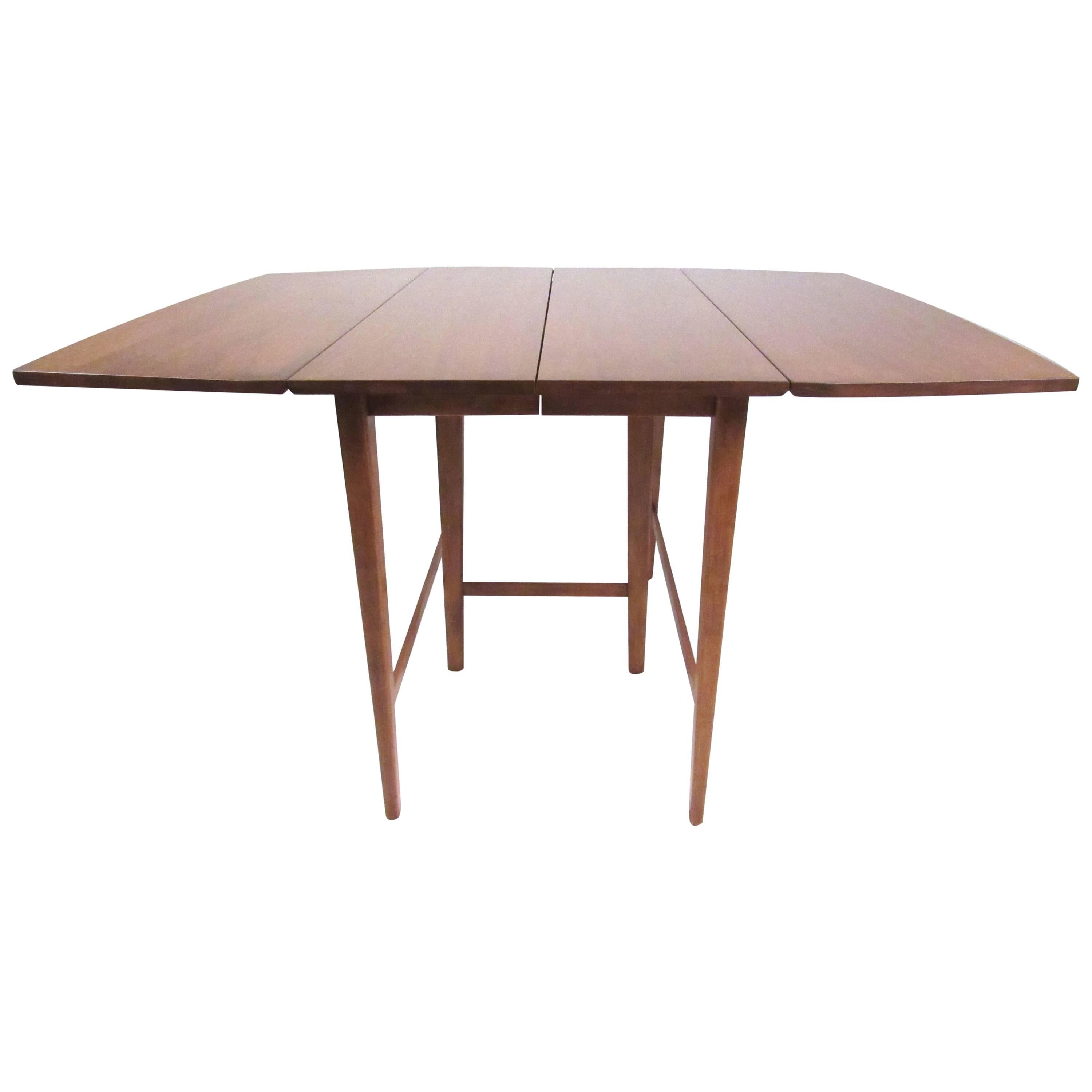 Queen Anne Style Drop-Leaf Rectangular Dining Table For Sale at 1stDibs