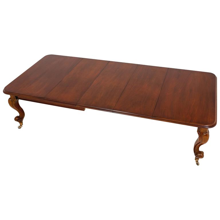 Victorian Mahogany Cabriole Leg Extending Dining Table For Sale at 1stDibs