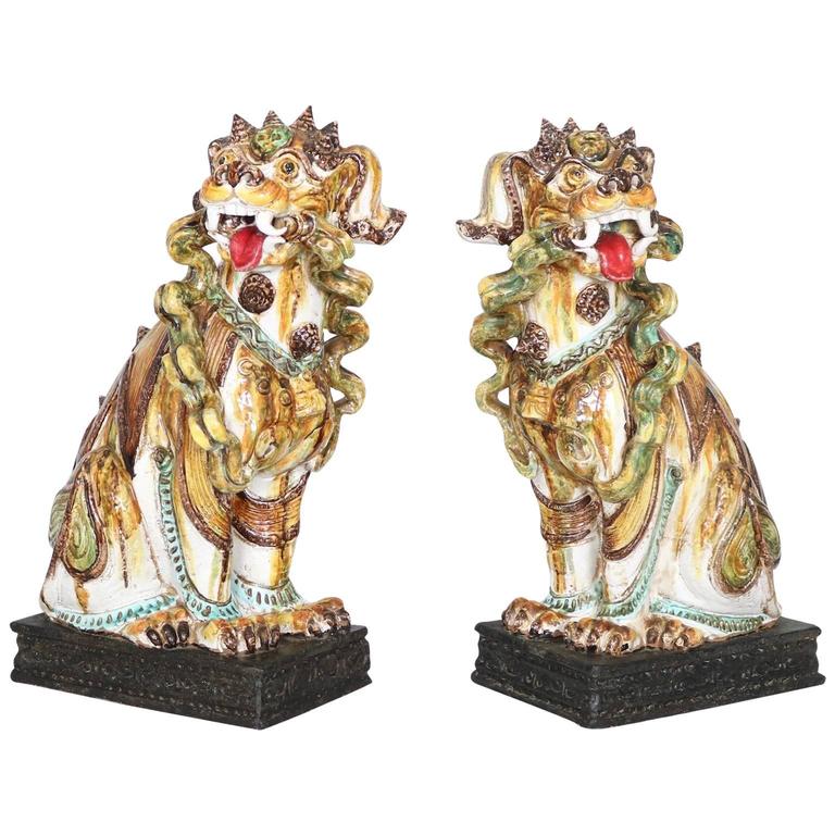 Pair of Hollywood Regency Italian Majolica Foo Dogs at 1stDibs