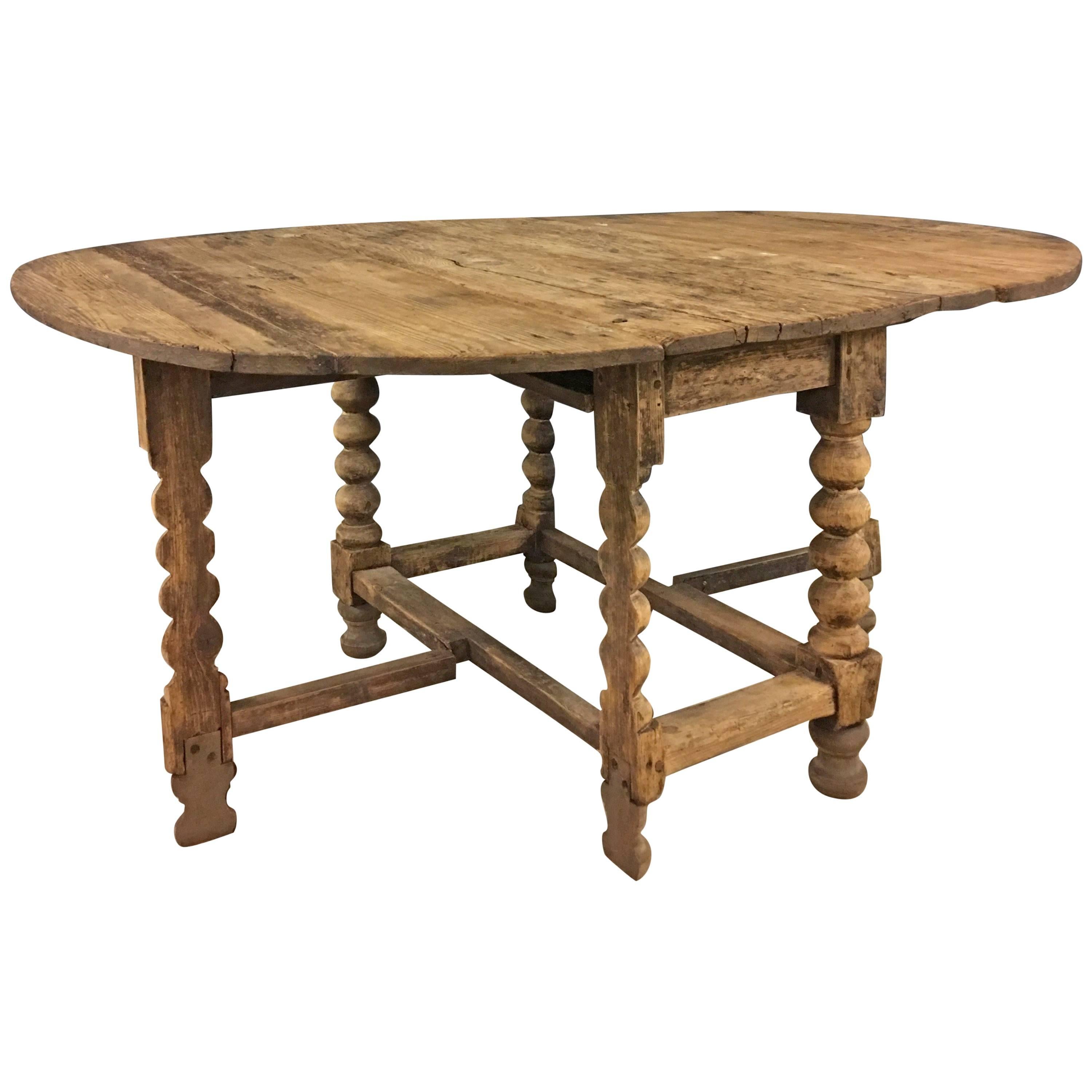 Swedish Oval Pine Wood Gateleg Table, 18th Century For Sale at 1stDibs