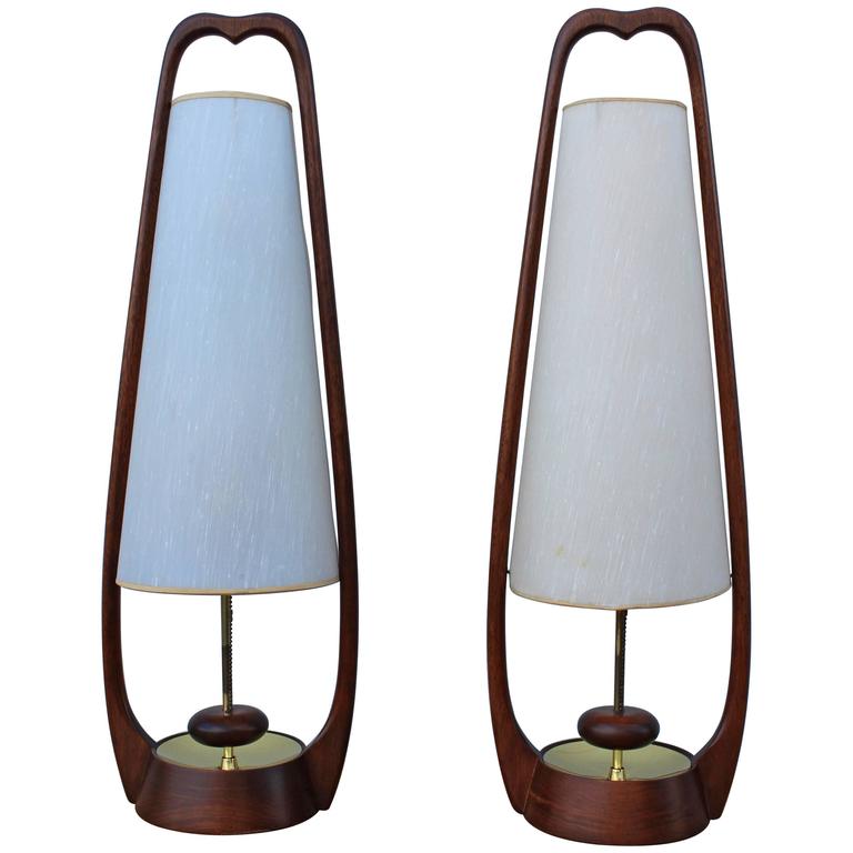 Mid-Century Modern Walnut Table Lamps by Modeline For Sale at 1stdibs