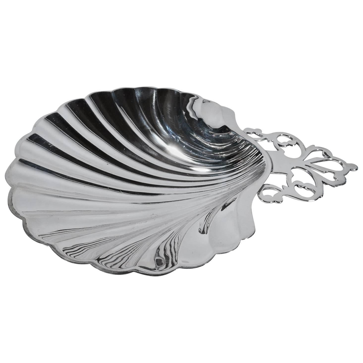 American Sterling Silver Scallop Shell by Meriden Britannia For Sale at ...