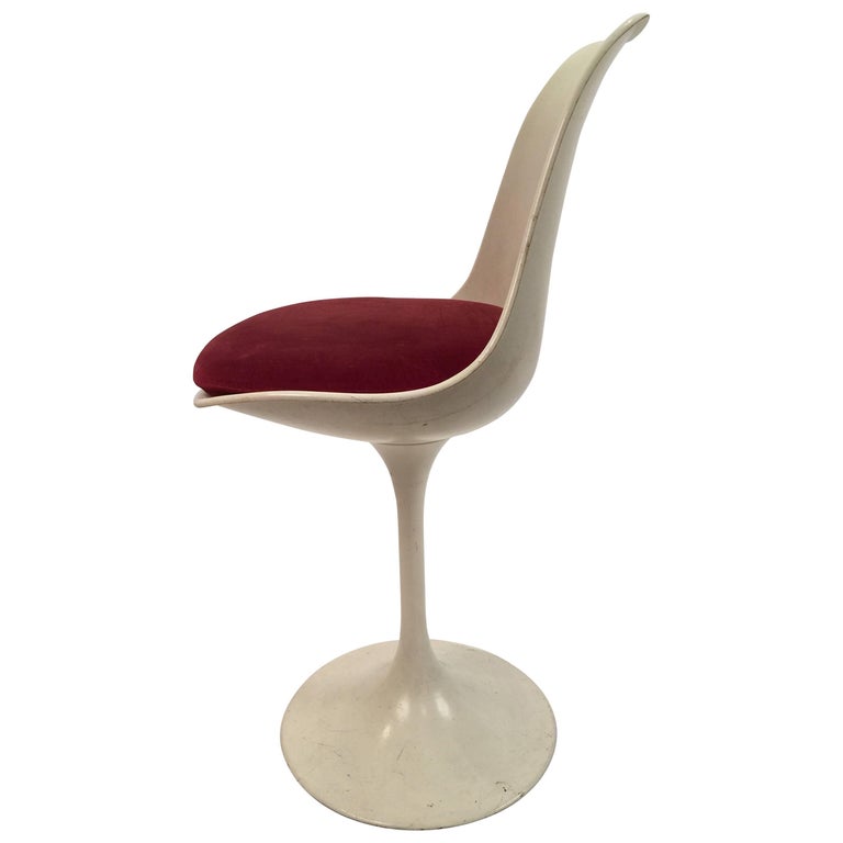 Counter Height Eero Saarinen Tulip Style Chair at 1stDibs
