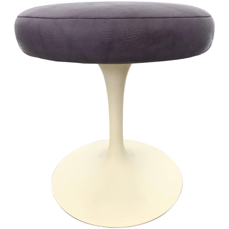 Eero Saarinen "Tulip" Swivel Stool for Knoll at 1stDibs