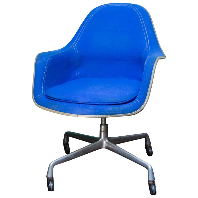 Charles Eames EC-178 Shell Chair for Herman Miller at 1stDibs