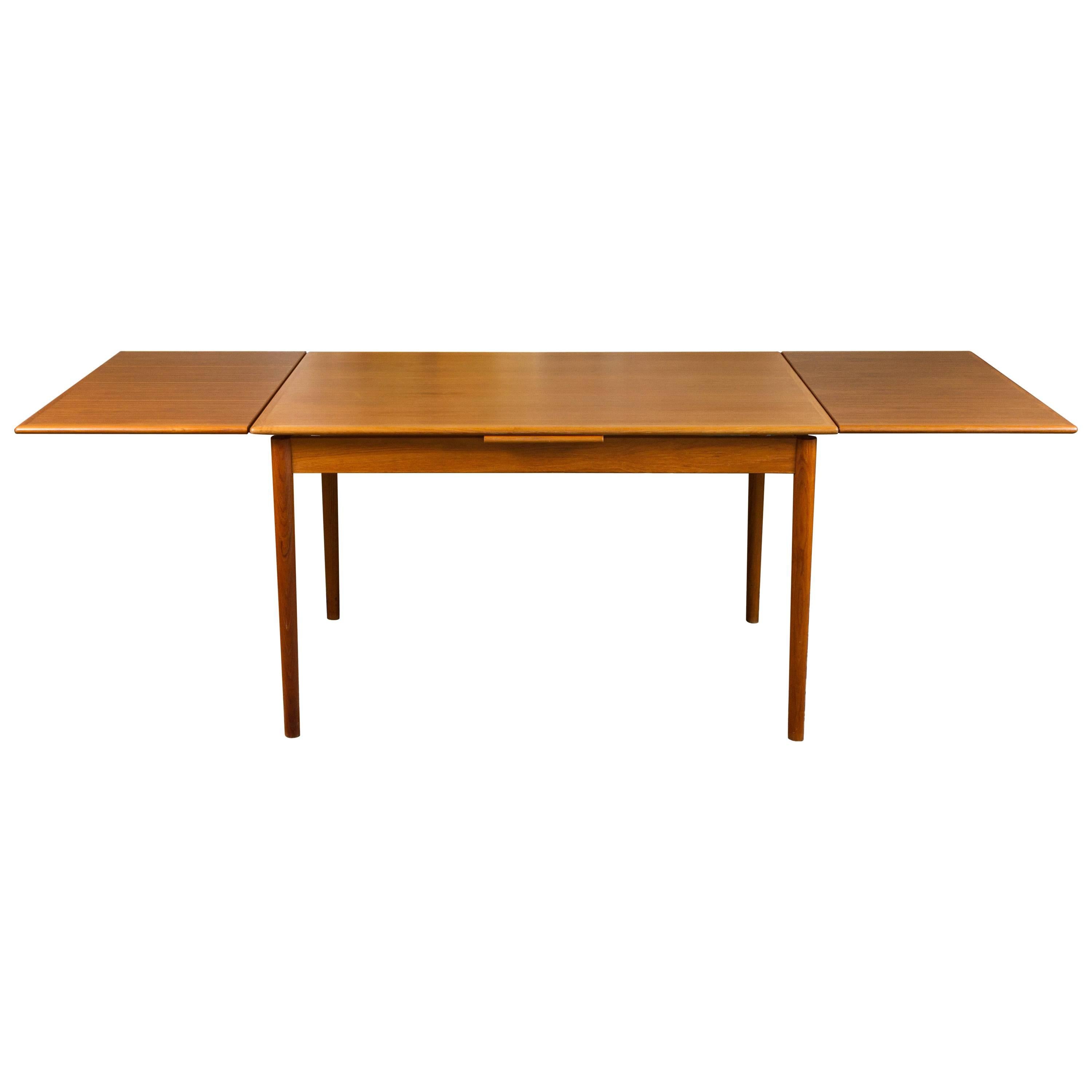 Danish Modern Expanding Dining Table For Sale at 1stDibs