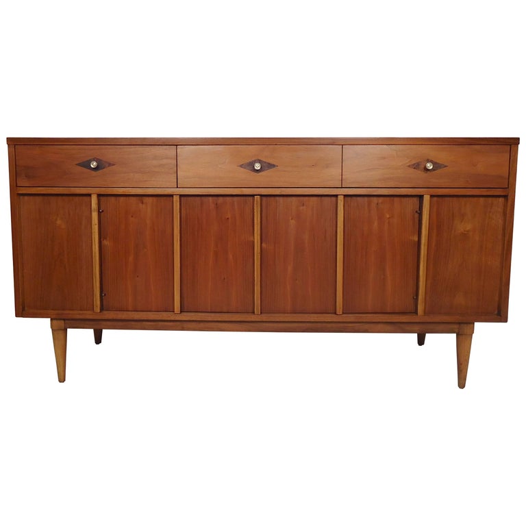 Mid-Century Modern Long Sideboard For Sale at 1stDibs