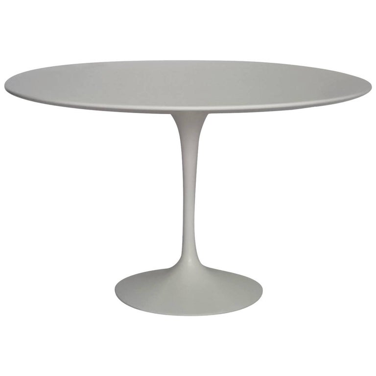 Saarinen Round Dining Table Designed by Eero Saarinen for Knoll at 1stDibs