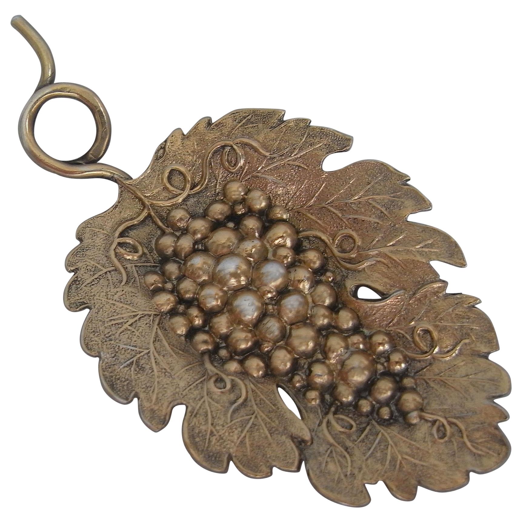 Silver Gilt Vine Leaf Caddy Spoon Made in Birmingham in 1807 by Joseph ...