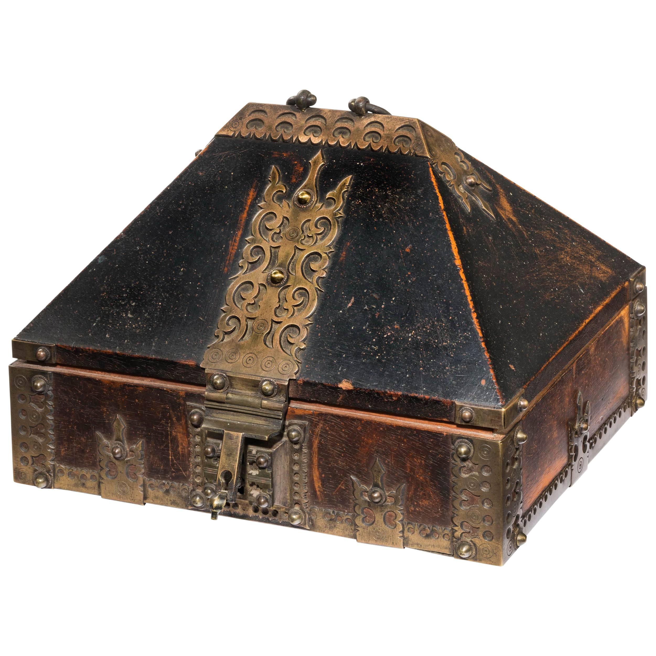 Early 19th Century Domed Top Eastern Spice Box For Sale at 1stDibs