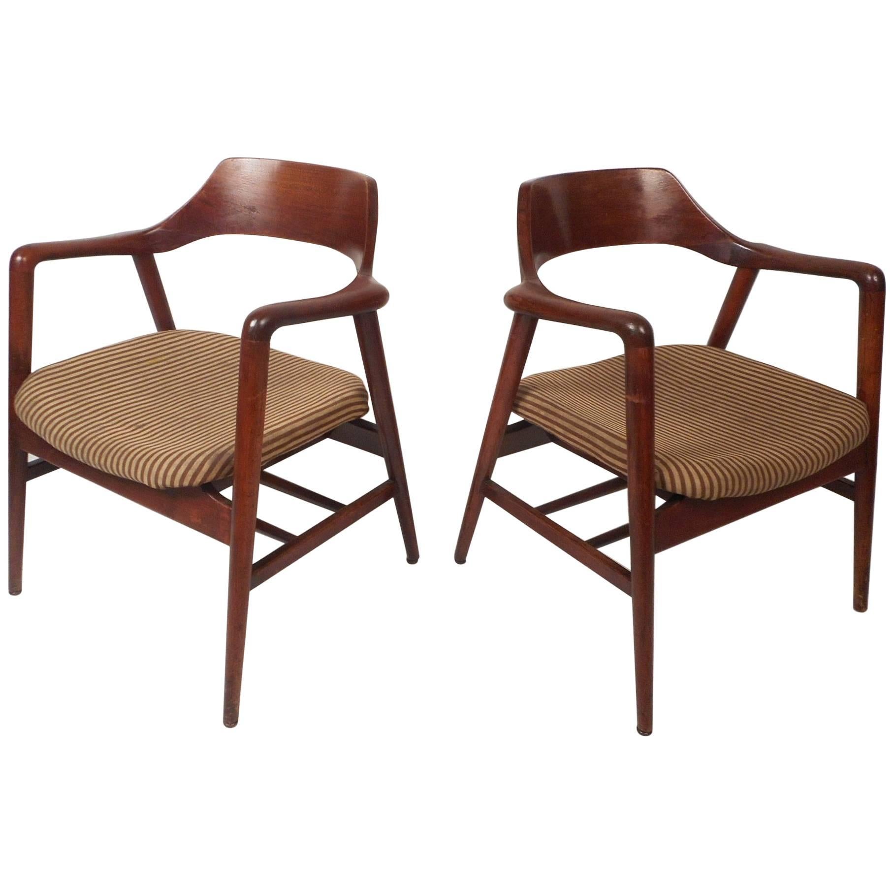 Mid-Century Modern Sculpted Side Chairs by Gunlocke For Sale at 1stDibs