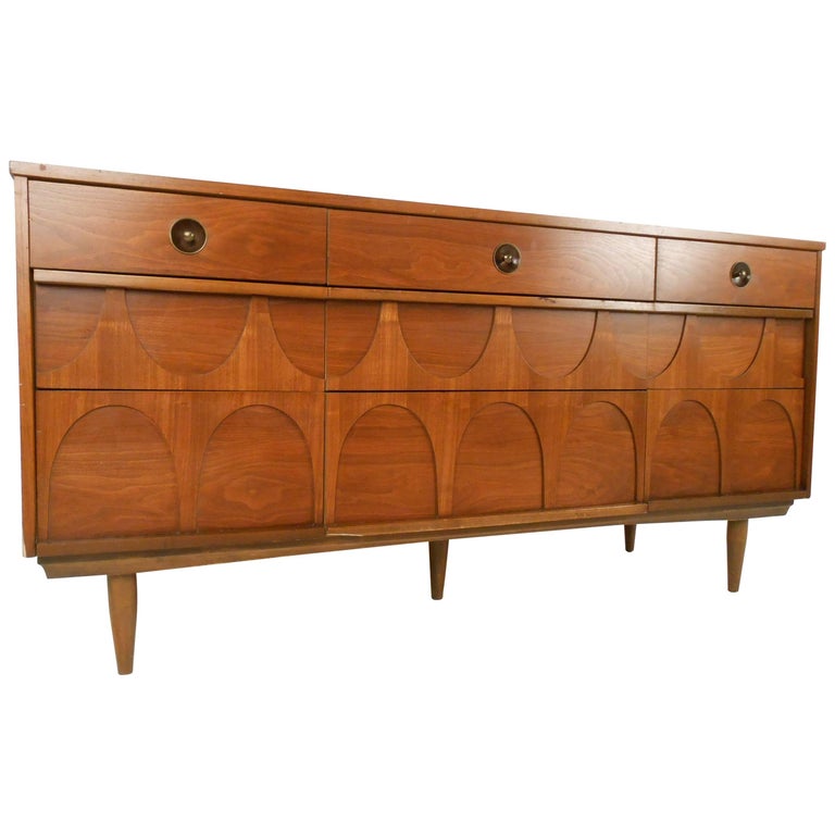 Mid-Century Modern Walnut Nine-Drawer Dresser at 1stDibs