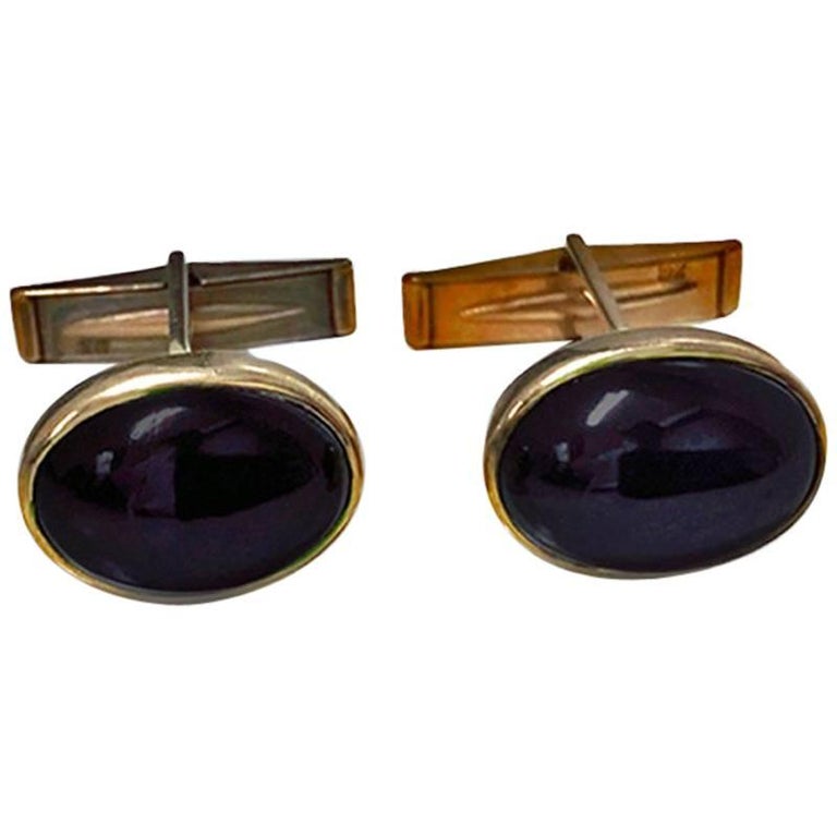 Pair of Gold Garnet Cufflinks For Sale at 1stDibs