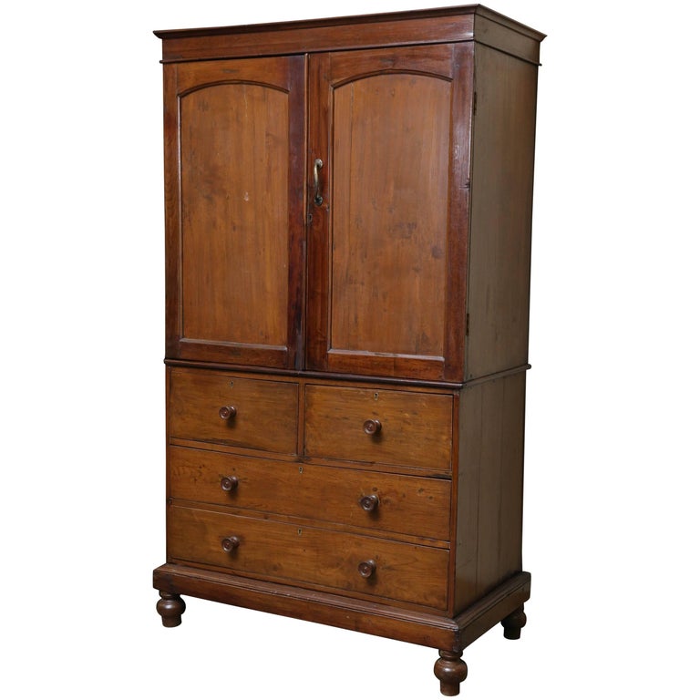 First Quarter of the 19th Century Mahogany Linen Chest with Pull ...