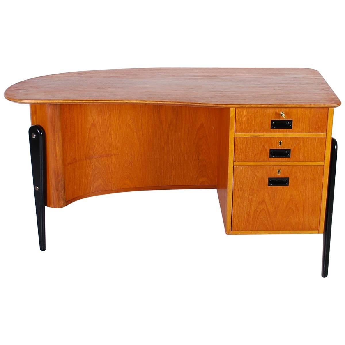Midcentury Scandinavian Three-Legged Teak Desk at 1stDibs | 3 legged ...