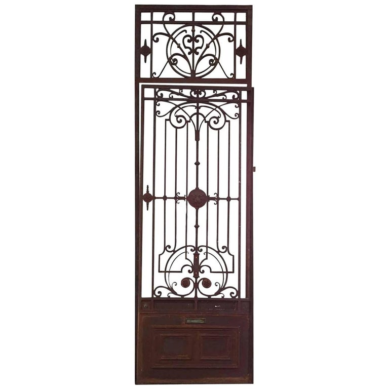 Gate en fer avec trame, vers 1890 En vente sur 1stDibs