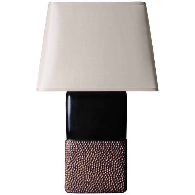 Pebble-Lampe, schwarzer Lack und Kupfer von Robert Kuo, limitierte ...
