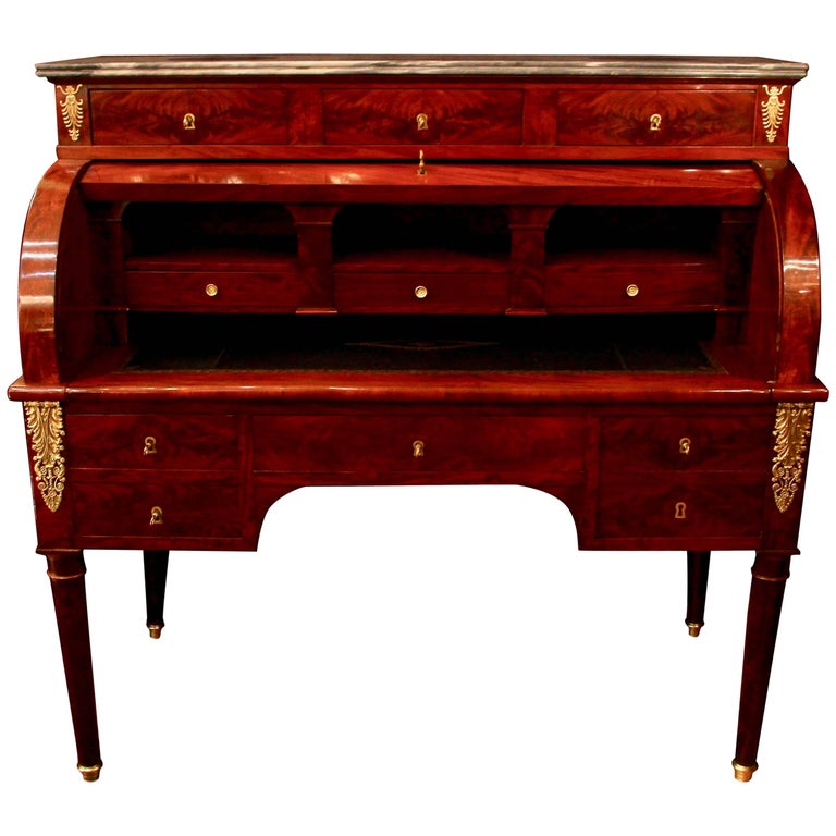Cylinder Desk in Flame Mahogany, 19th Century For Sale at 1stDibs