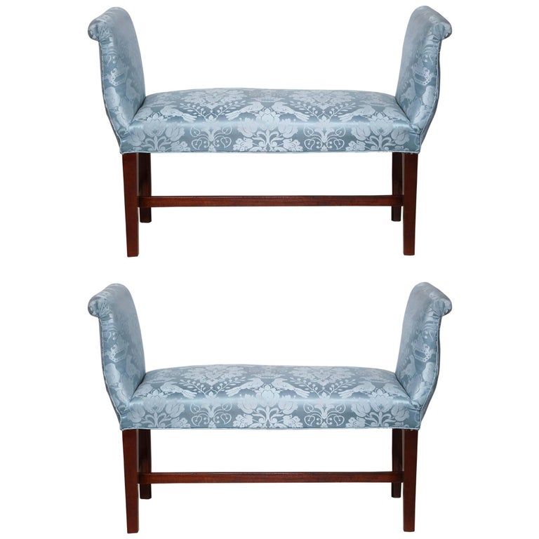 Paire de bancs de fenêtres en acajou de style George III En vente sur ...