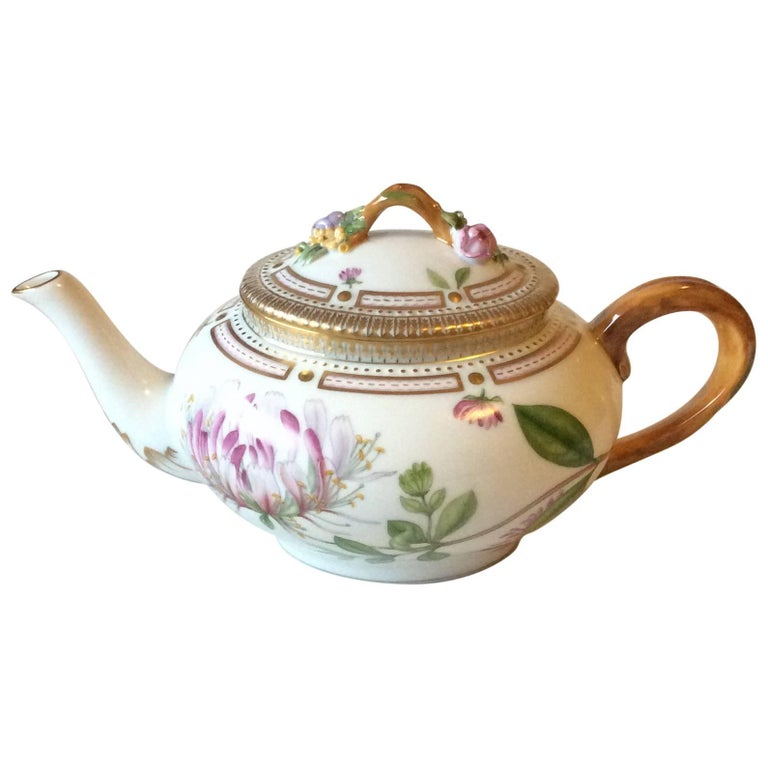 Royal Copenhagen Flora Danica Tea Pot with Lid No. 3631 / 143 at 1stDibs